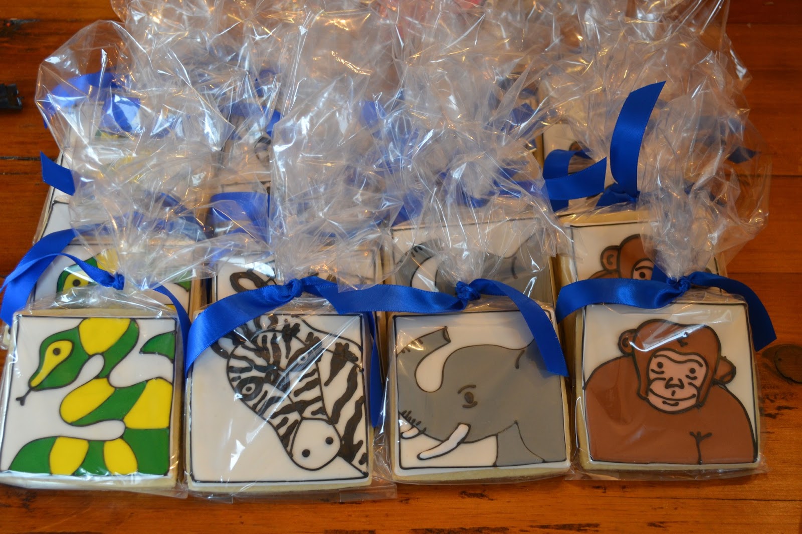 jackandy cookies: Zoo Animal Cookie Favors