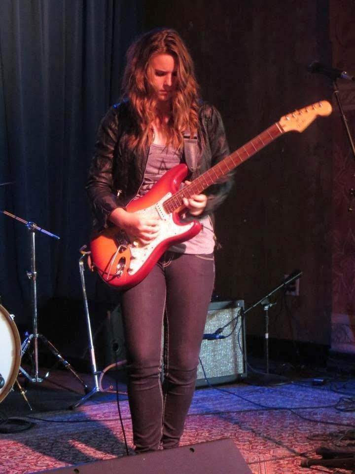 2018 Puppet Show - Ally Venable Band - Rockronología