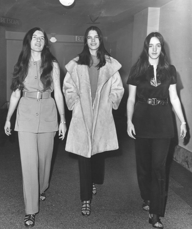 Murder Trial Photos of Charles Manson and the Manson Family From 1969 ...