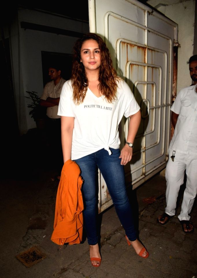 Huma Qureshi without makeup face at the special screening of film ...