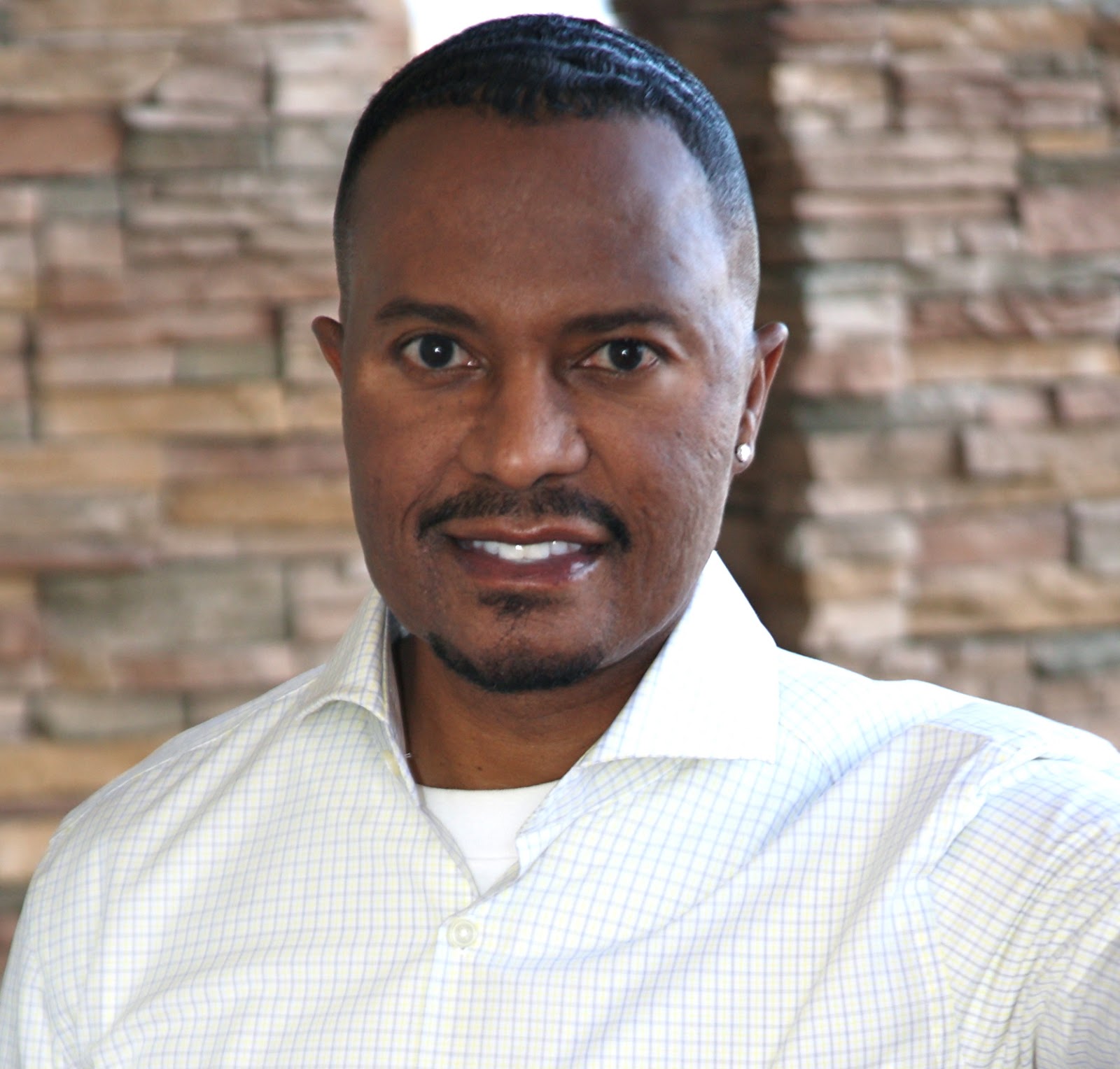 Novel Adventurers: Off The Beaten Track: Is Ghana the New Sweden?