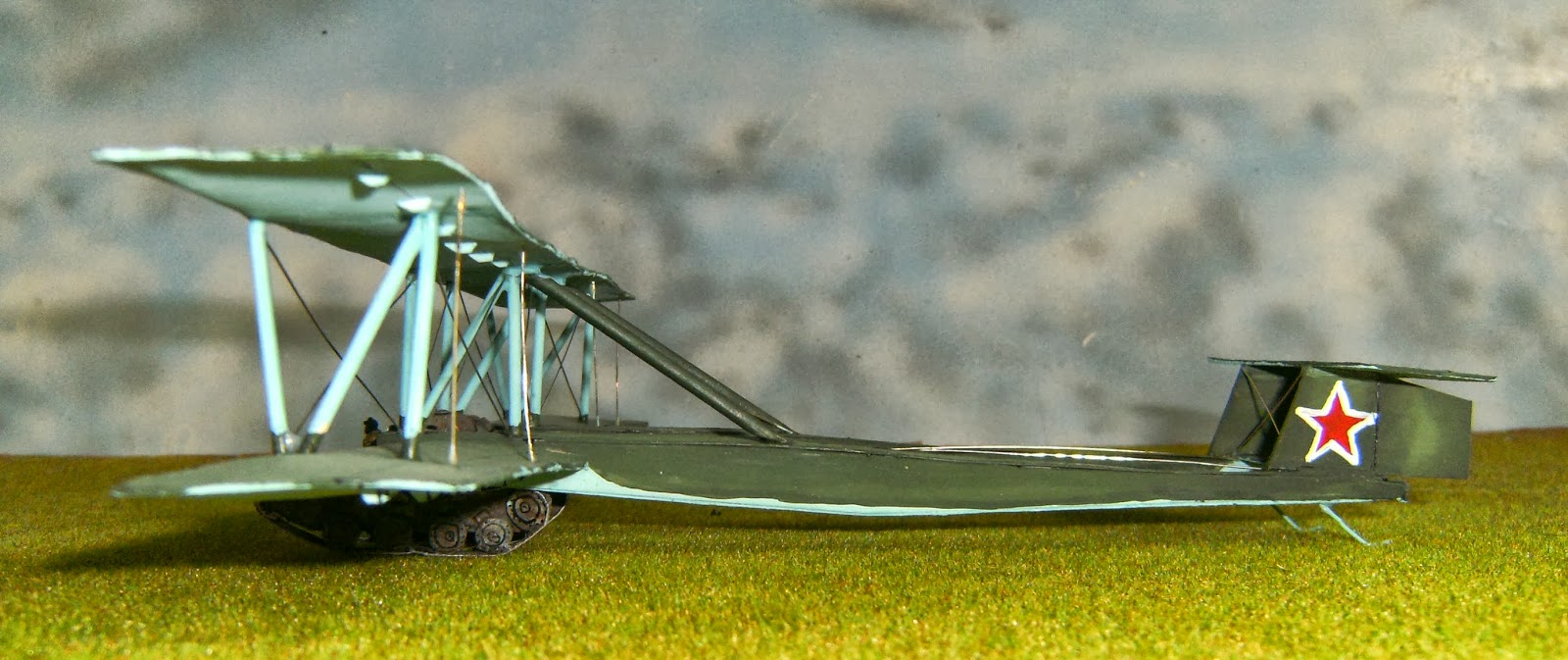 Happyscale-Modellbau: Antonov KT A-40 Flying Tank - papermodel 1:72