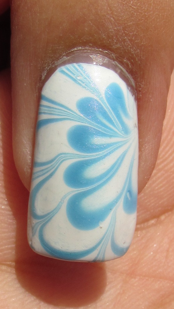 My Simple Little Pleasures: NOTD: Blue & White Water Marble + Tutorial