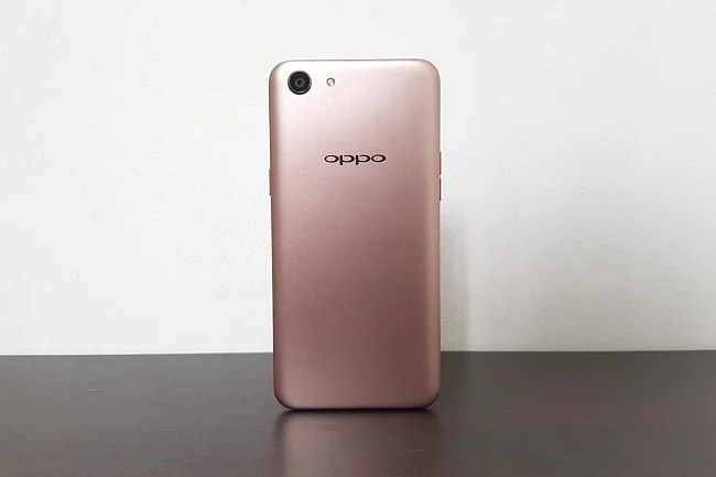 OPPO A83 Unboxing, First Impressions