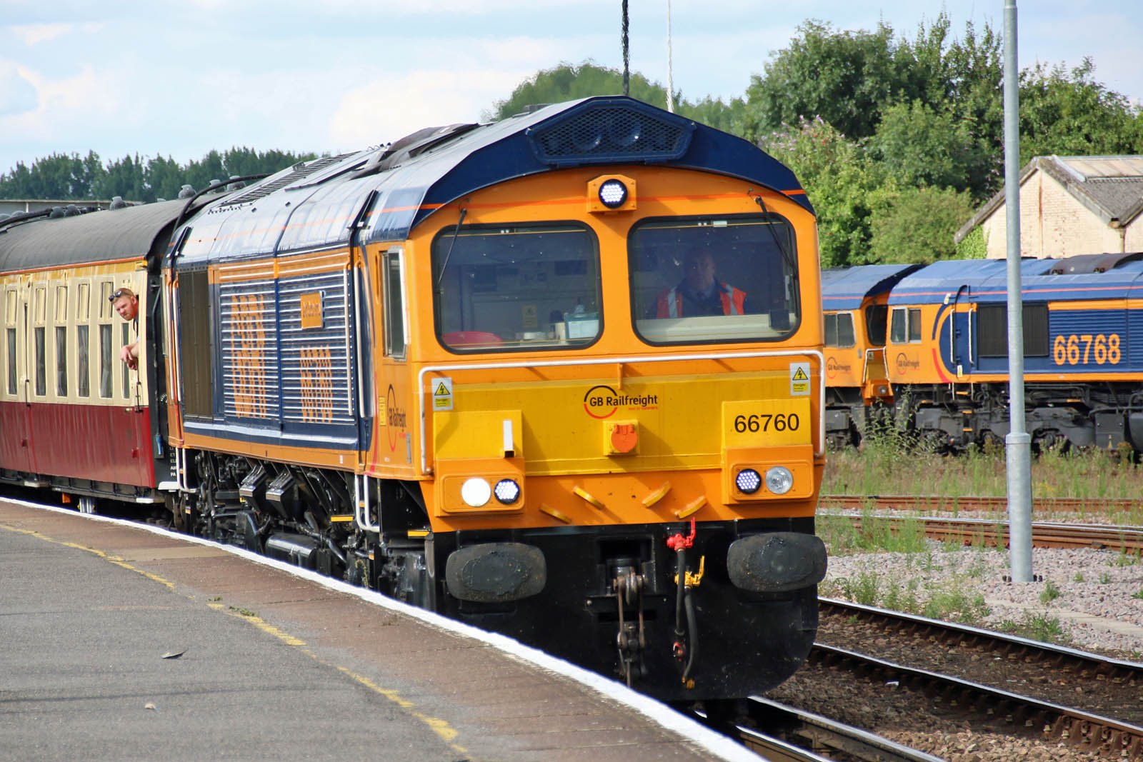 47s and other Classic Power at Southampton: 66760 GBRf Charity Train ...
