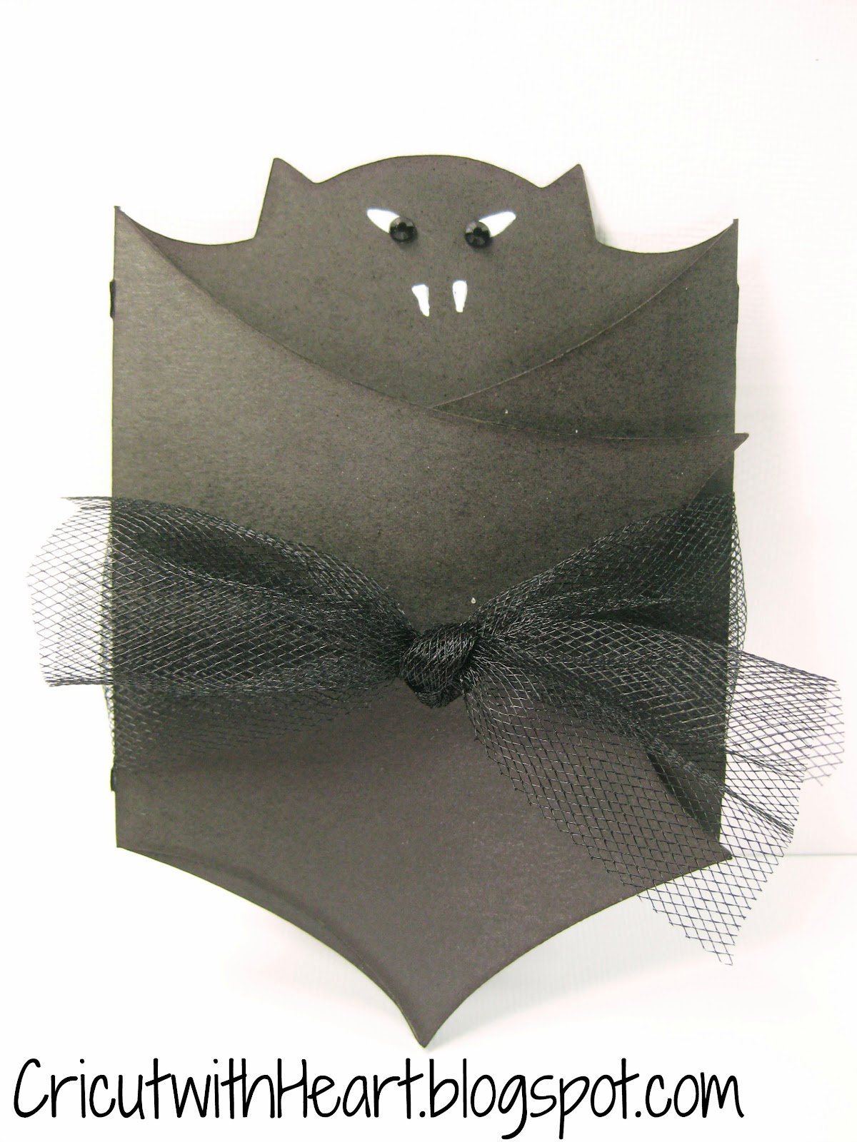 Cricut with Heart: Artiste Bat Card