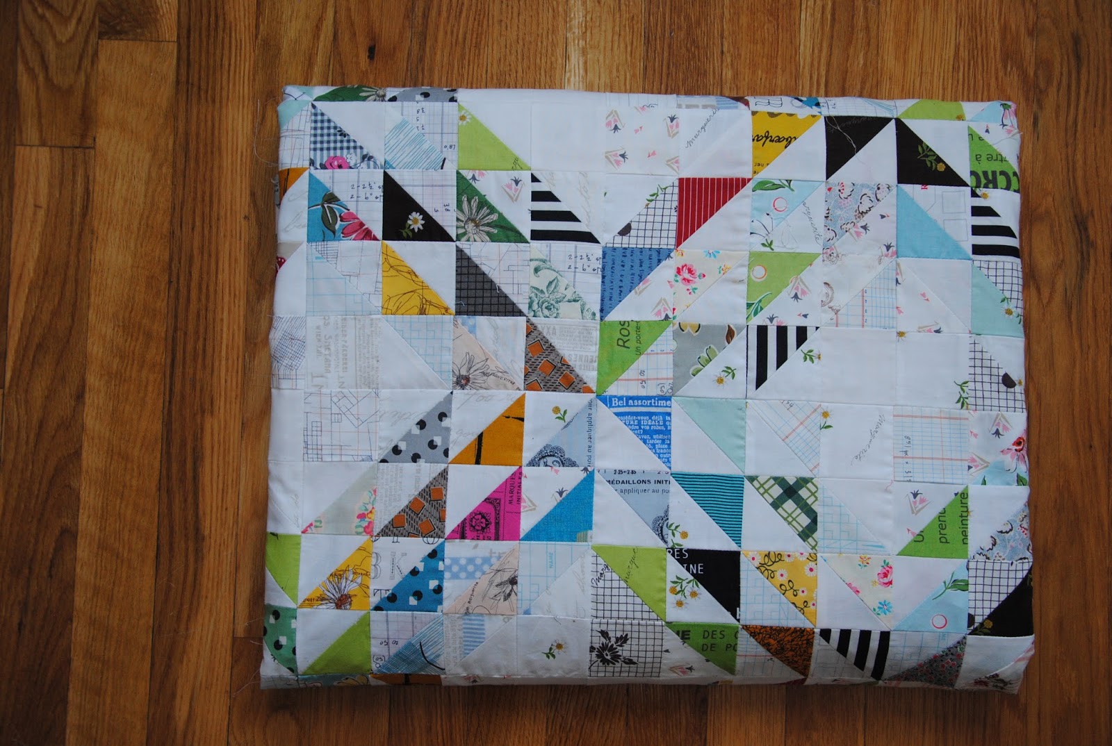 1/4" mark: Ocean Wave Quilt in Scrappy Style + quick tutorial