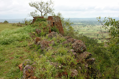 Journeys across Karnataka: Fort Vallabghad