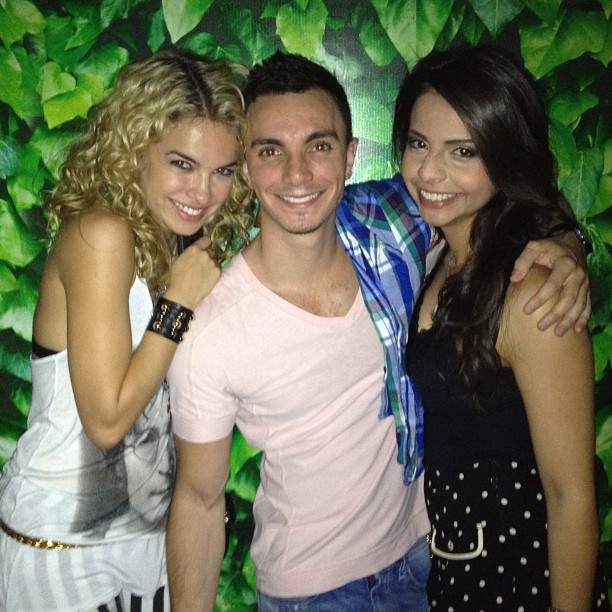 Mundo Rebelde: Mais fotos de Lua Blanco prestigiando a estreia do clipe "Incondicional" de Guga ...