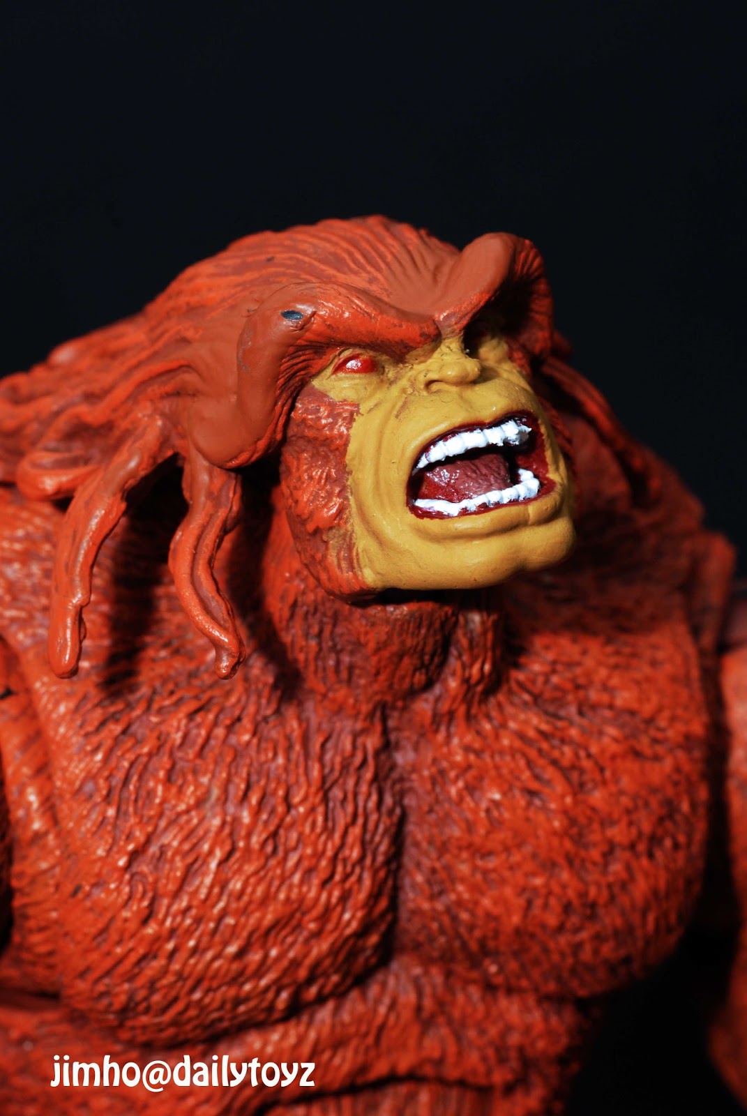 DAILY TOYZ: Toy Viewing : Sasquatch of Marvel Legends