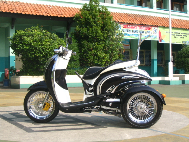 Doctor Matic Klinik Spesialis Motor Matic: SCOOPY roda Tiga HIGH CLASS ...