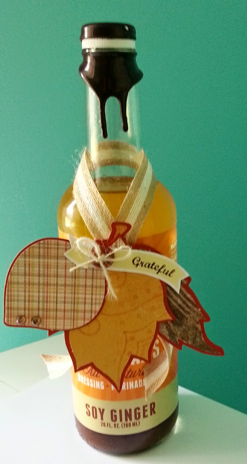 Scraps of Color E:spire: Holiday Bottle Topper