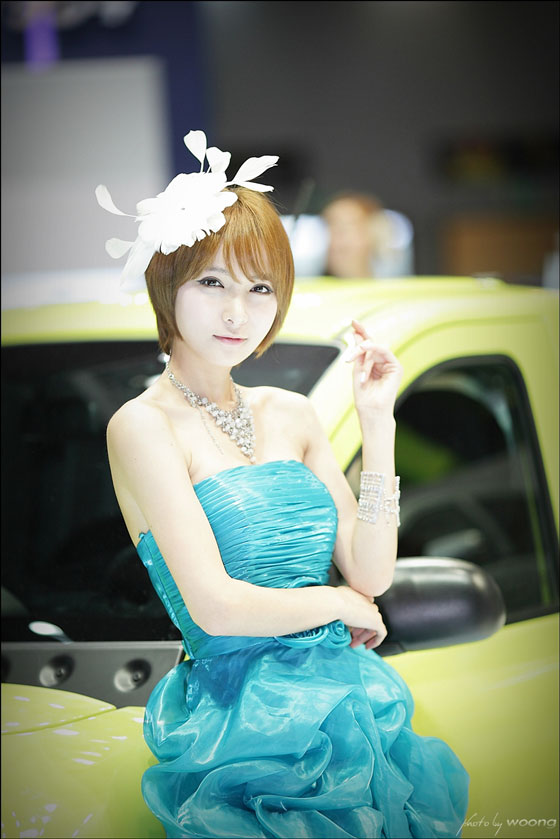 Entert4inment: Jang Jung Eun at Seoul Motor Show 2011