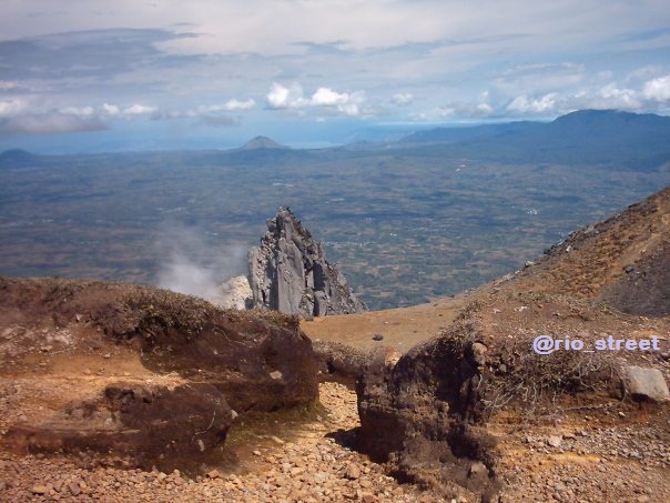 Mencari Kepuasan Hingga ke Puncak Gunung Sinabung