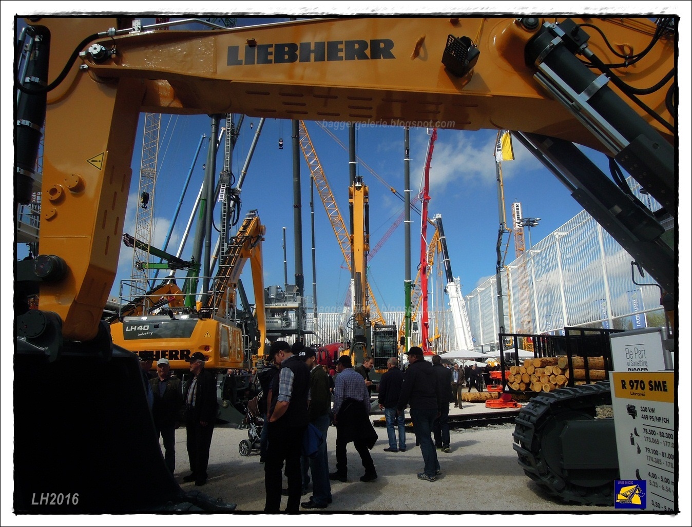 Bagger Galerie Construction Machines: Liebherr R936, R970 ...