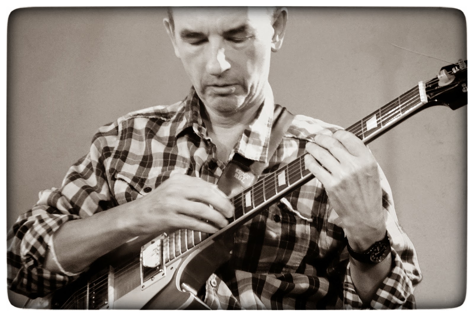 PREPARED GUITAR: Gary Smith 13 questions