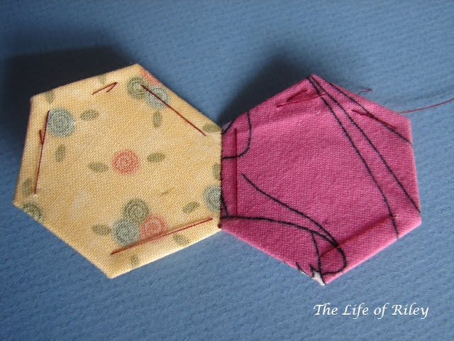 The Life of Riley: English Paper Piecing Tutorial - Hexagons