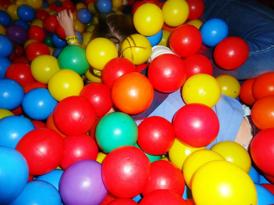 Apedaile 6: Ball Pit