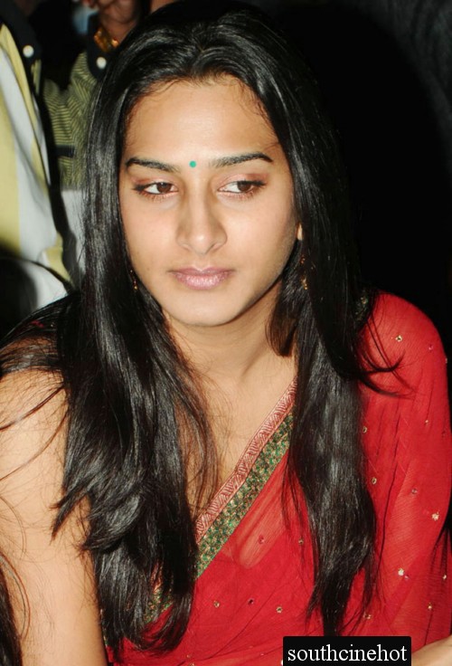 SOUTH CINE HOT - The Cine Hot blog: Hot telugu anchor Surekha Vani in ...