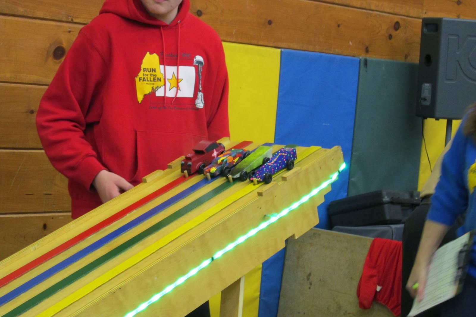 The Winslow Family of Sixteen: Pinewood Derby Style Race Car Rally ...