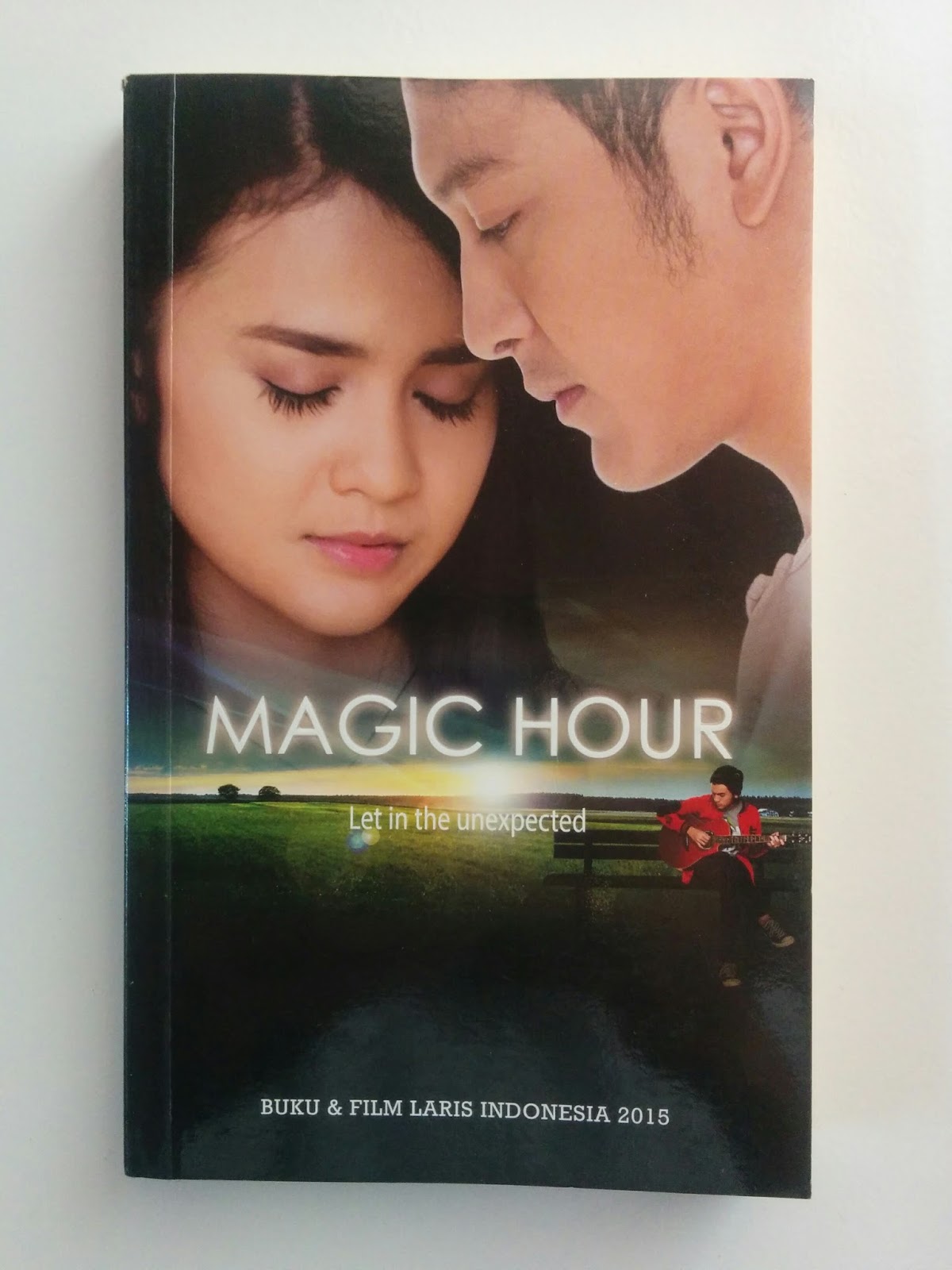 Magic Hour (Let in the unexpected) | Aksiku Toko Buku Bekas Online