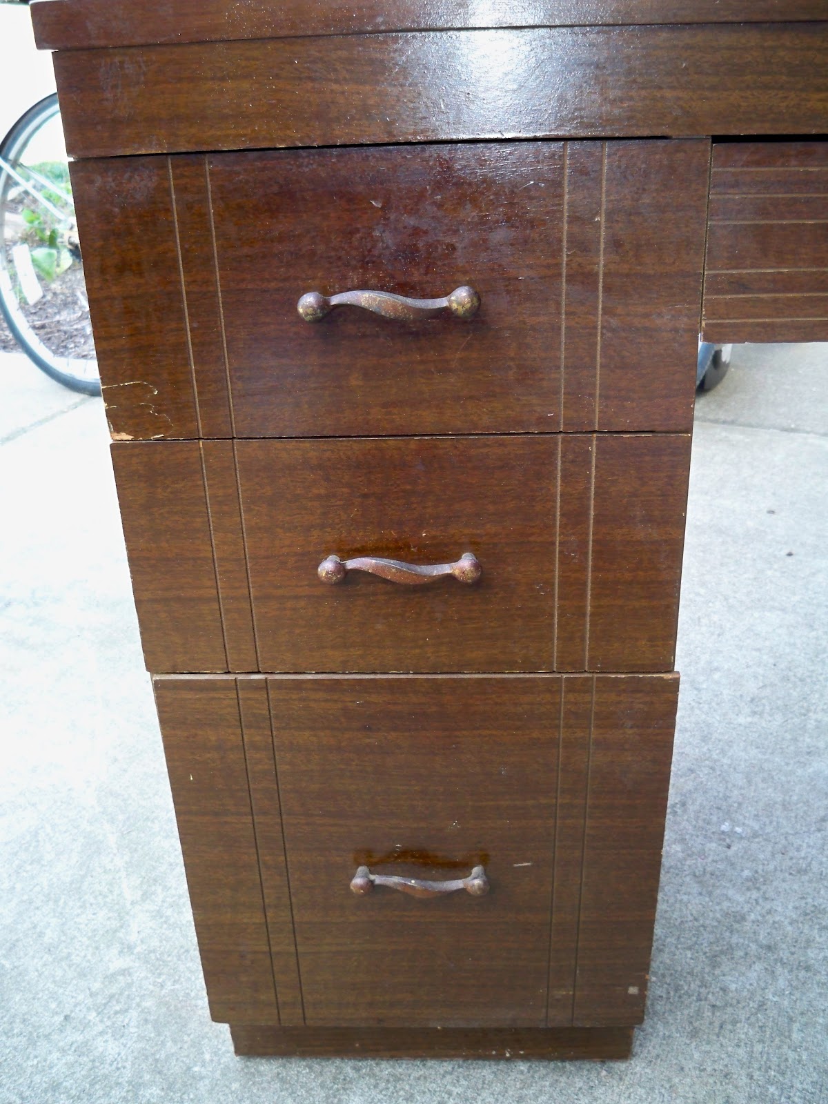 Be Sweetly Inspired: This stinky desk...