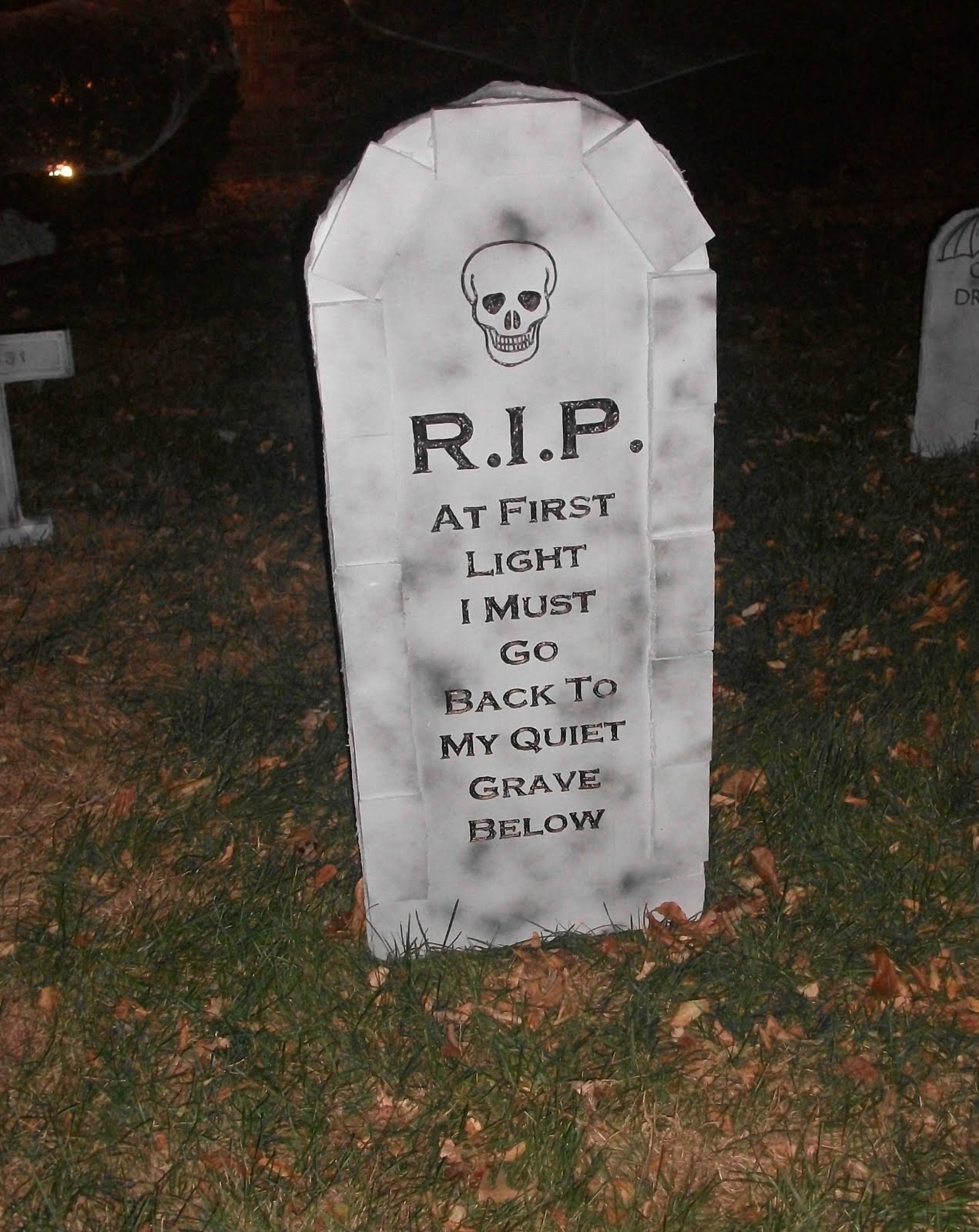 Thrifty Crafty Girl: 31 Days of Halloween - DIY Gravestones