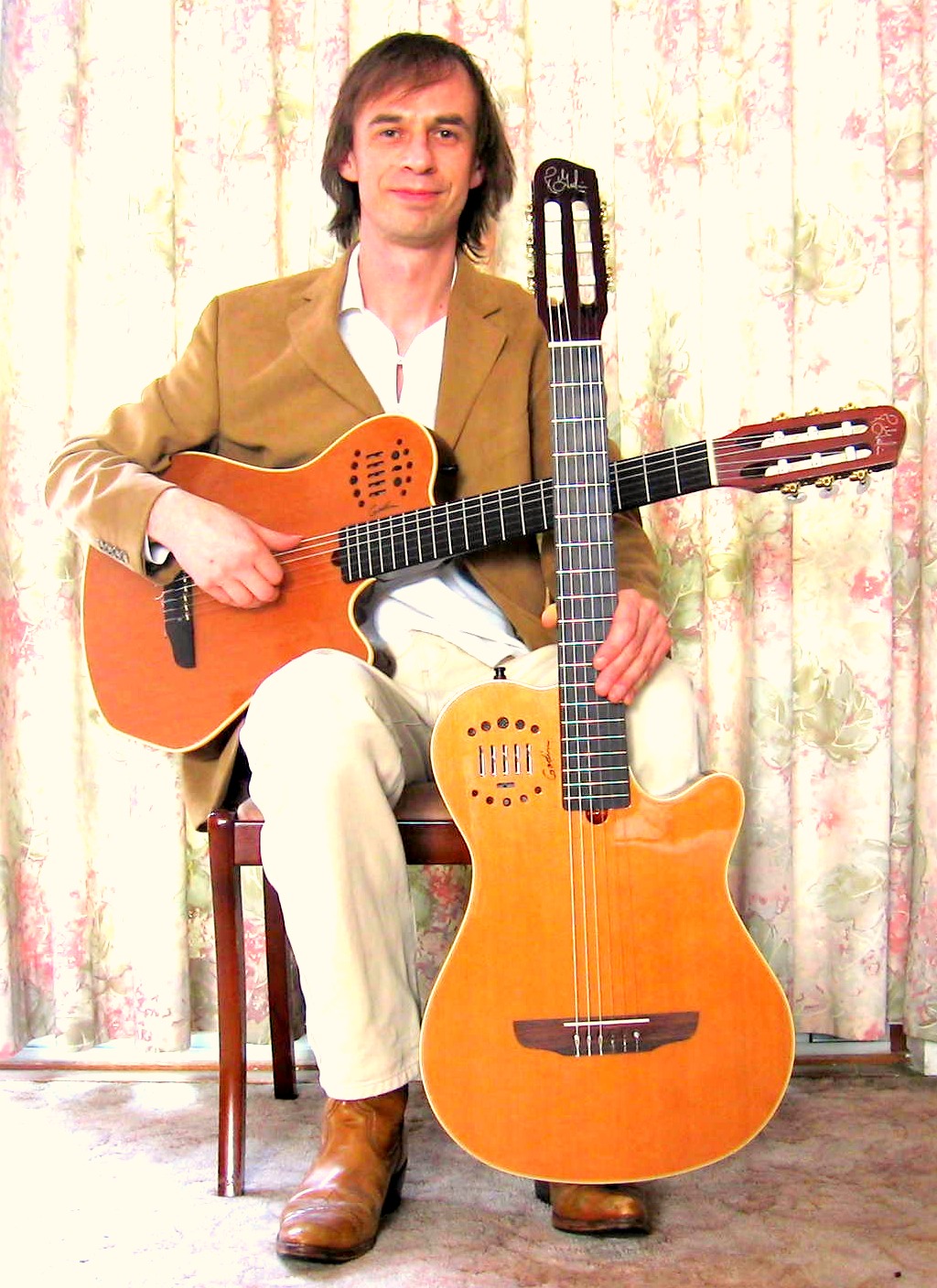 A1 Guitar: Dale Harris Plays Godin Guitars