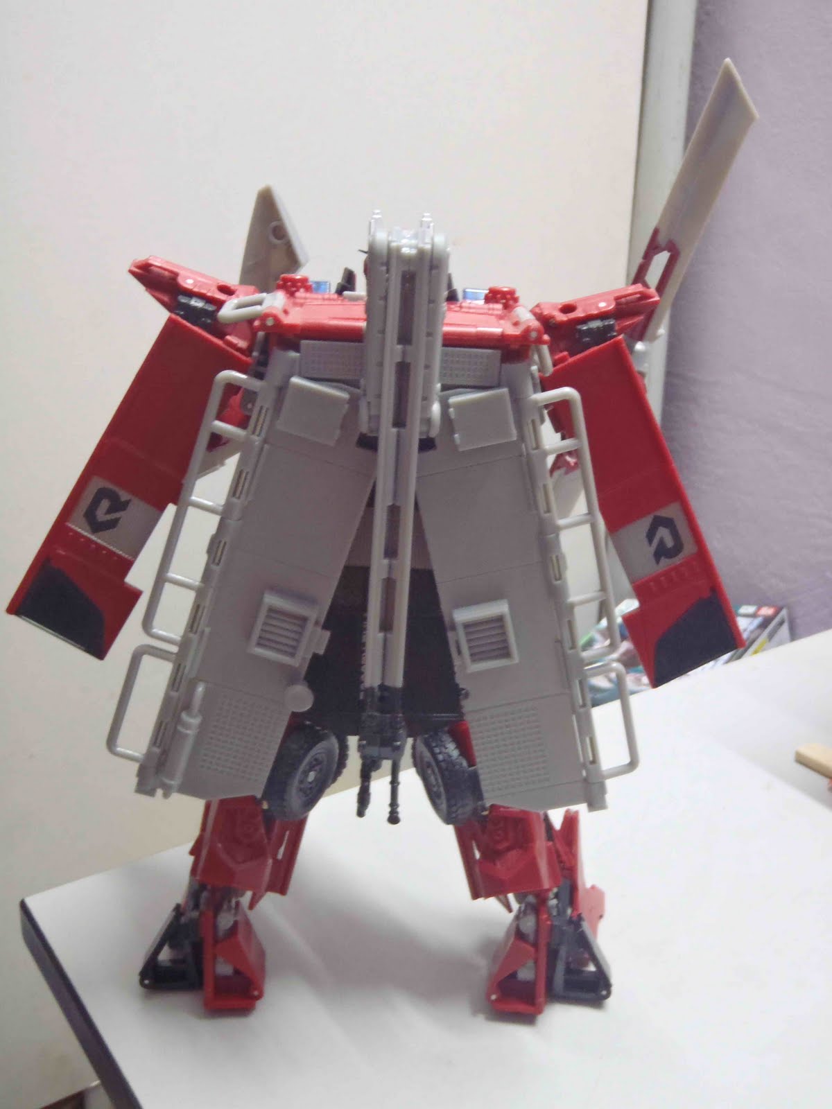 New Planet Cybertron: Transformers Review: Sentinel Prime (DOTM Leader)