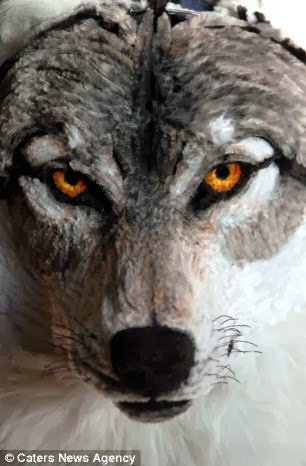 White Wolf : California Artist creates realistic wild animals out of ...