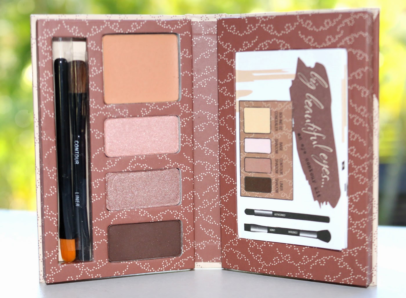 Jordy's Beauty Spot: BENEFIT BIG BEAUTIFUL EYES CONTOURING KIT REVIEW