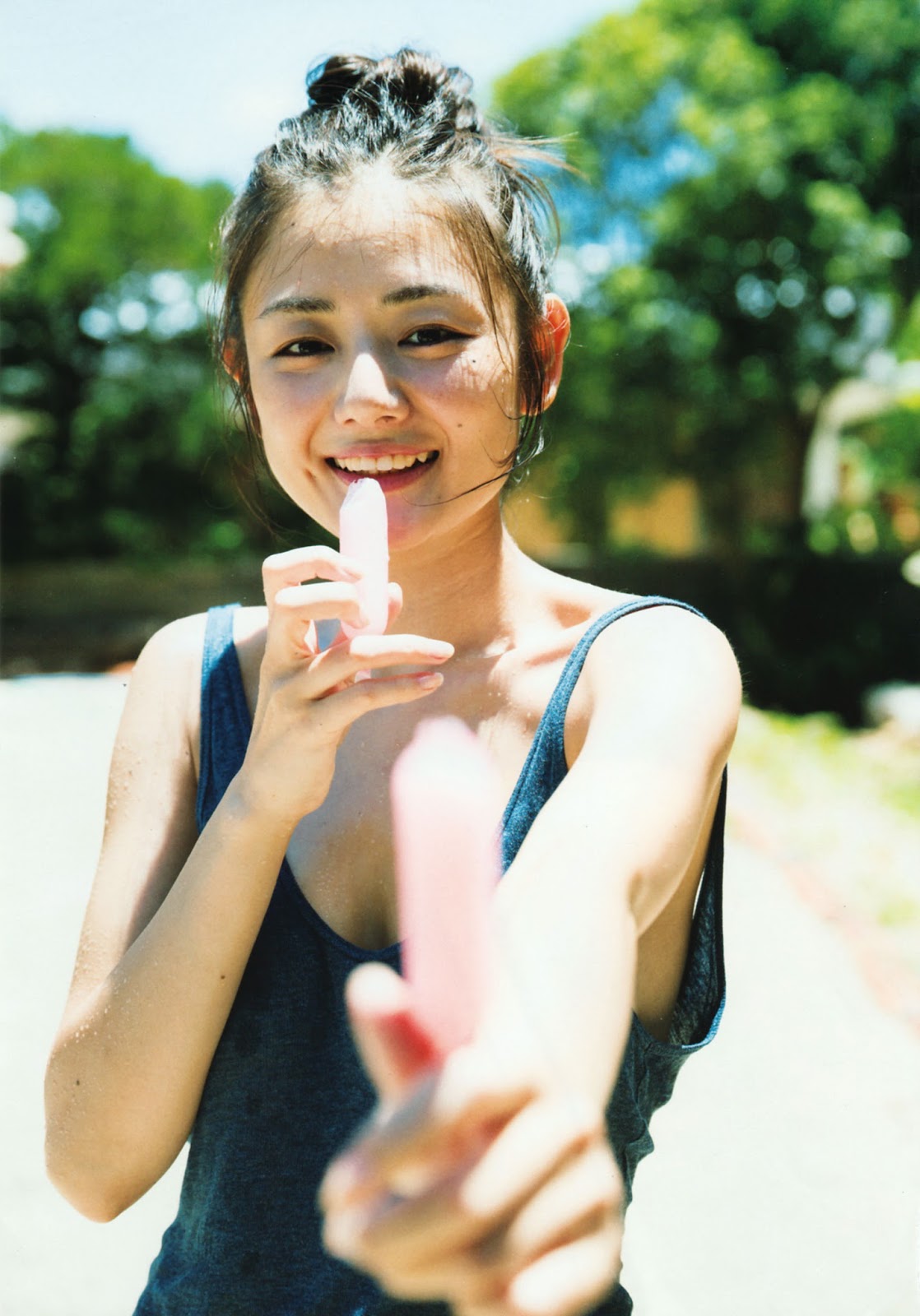 Nao Kanzaki and a few friends: Moemi Katayama: "Ningyo" photobook scans