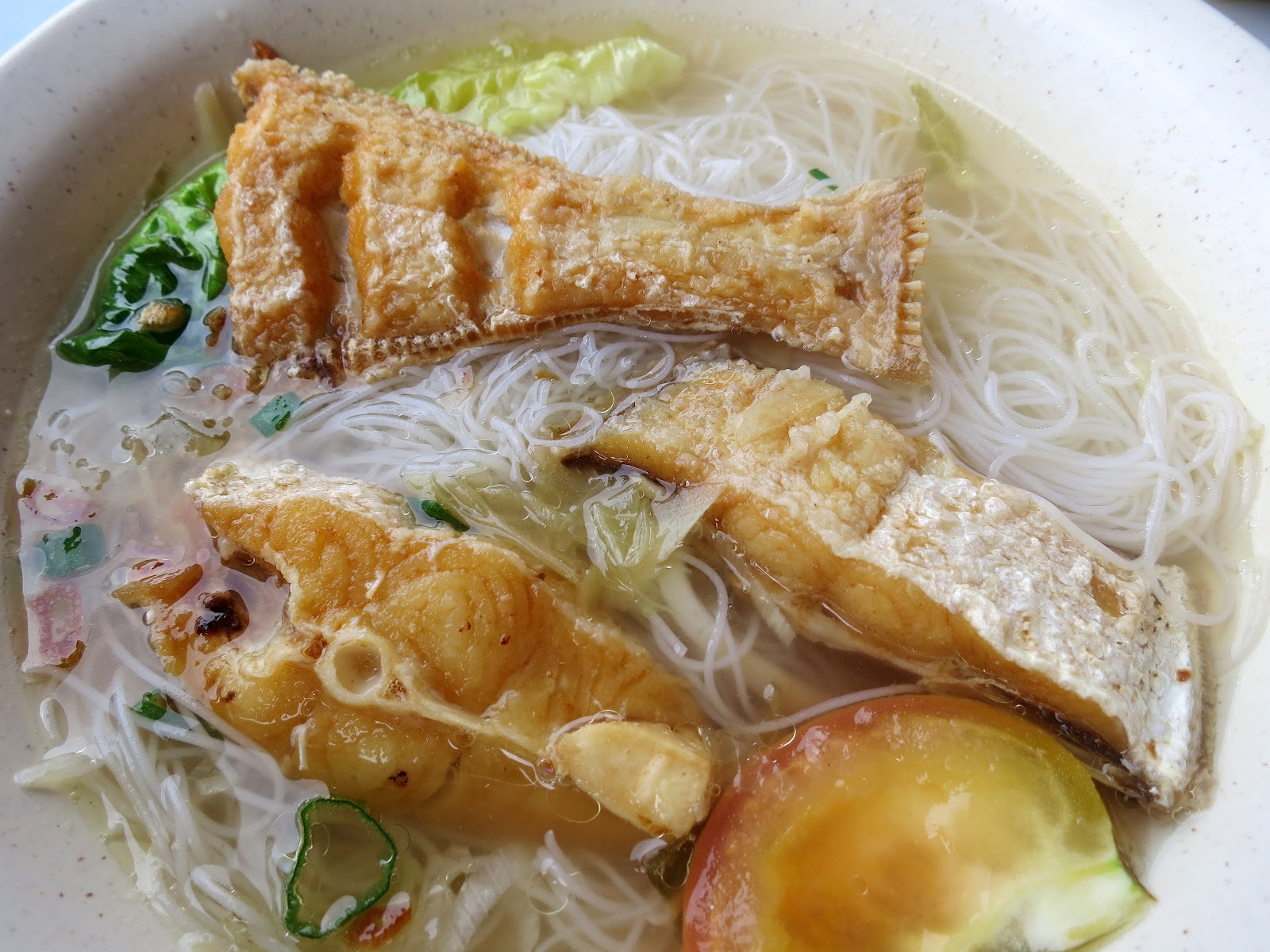 Fried Fish Bee Hoon Soup @ Fei Long in Johor Jaya, Johor Bahru 肥龙鱼头餐饮室 ...