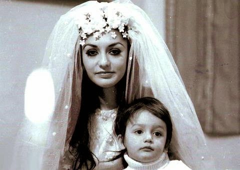 Techpicnews: Nice pictures of Googoosh with her family and her son