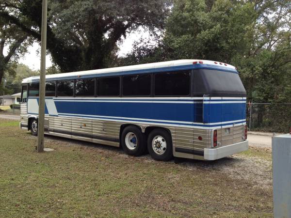 1979 MCI MC-9 Crusader II - Classic Auto Restorations