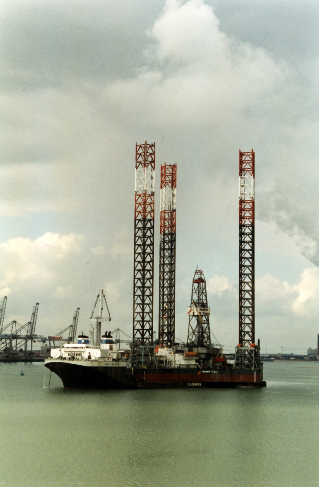 'ZIEN EN WETEN': SUNETTA M.S. SHELL TANKERS B.V. ( DEEL 7/1 )