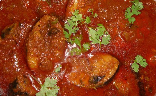 Vaango! Saapidalam !!!: PONDICHERRY MEEN KUZHAMBU – Fish Curry