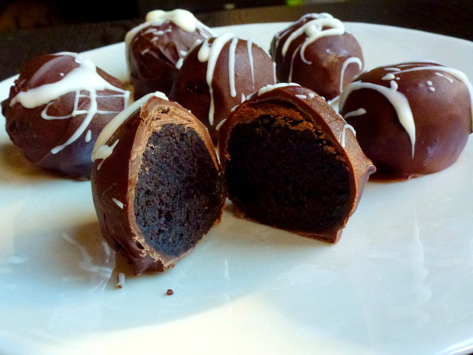 Hardly Housewives: Oreo Truffles