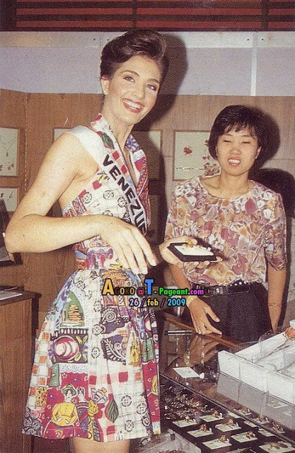 Amy Willerton: Carolina Izsak - Miss Venezuela Universe 1991-92