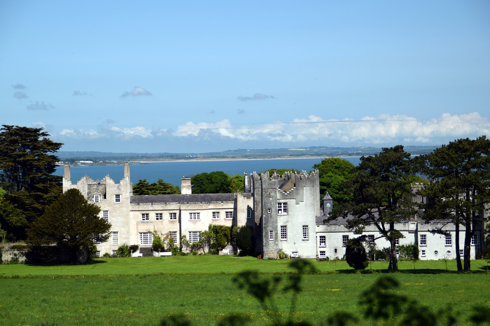 Enjoy your time with beautiful places: Howth Castle - Ireland