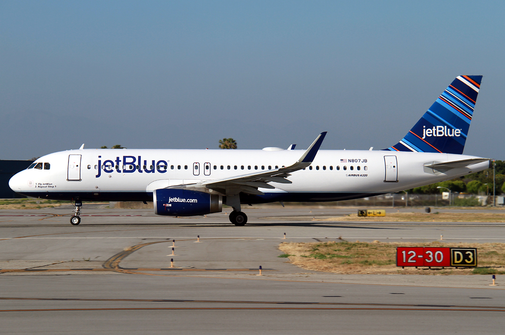 Aero Pacific Flightlines: Another jetBlue A320 sports "Sharklets"