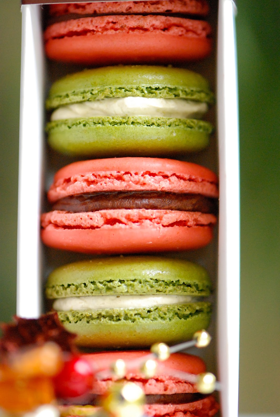 KenBakes: Christmas Macarons #1