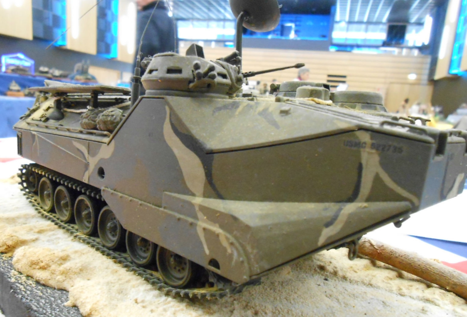 Le LVTP-7 A1 "Command Post".