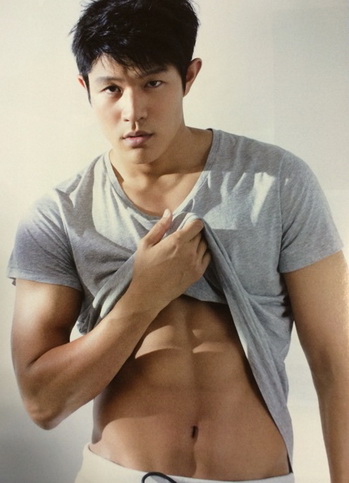 Ryohei Suzuki Shirtless