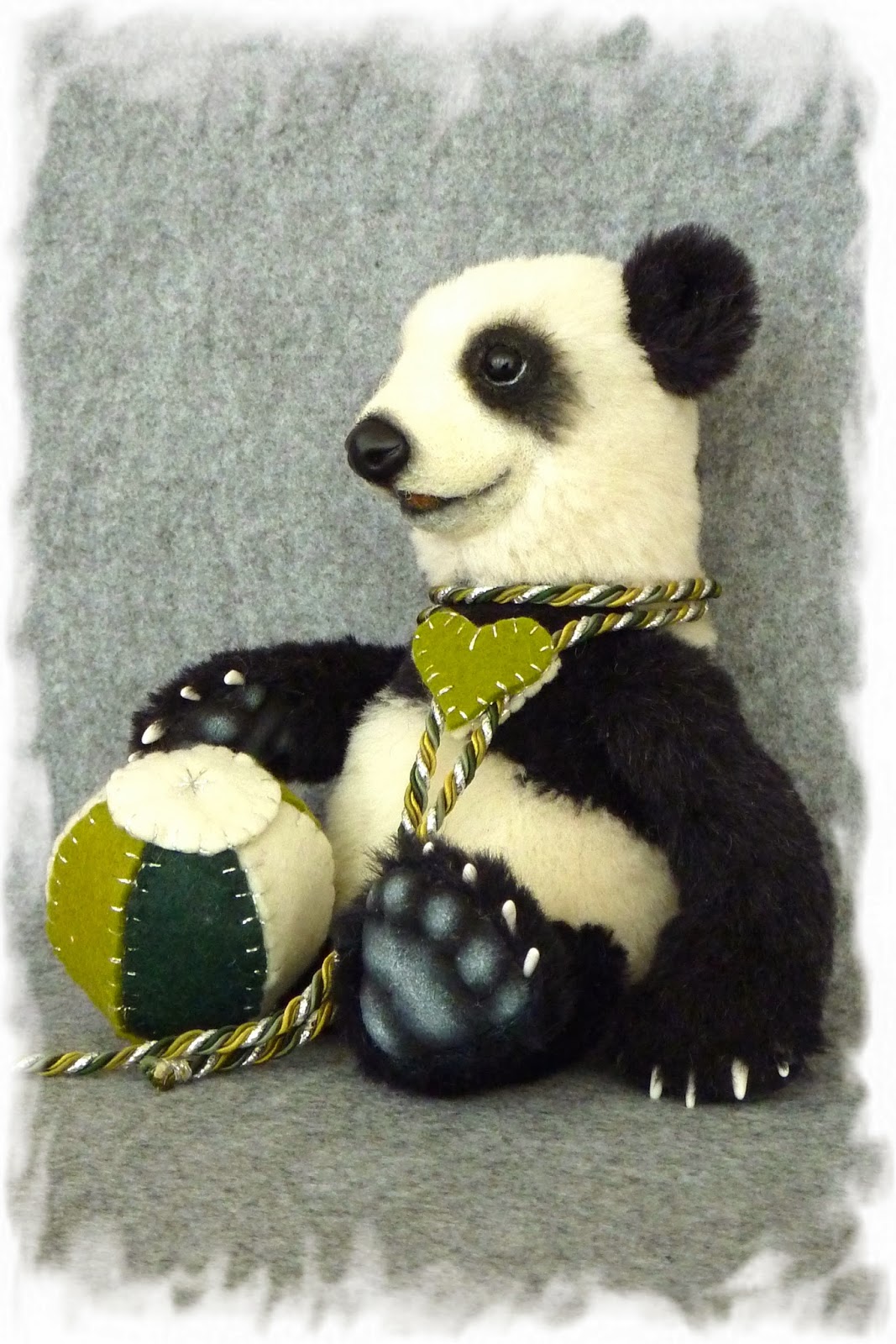 KALEideaSCOPE: Bear in Mind!: FABIO panda