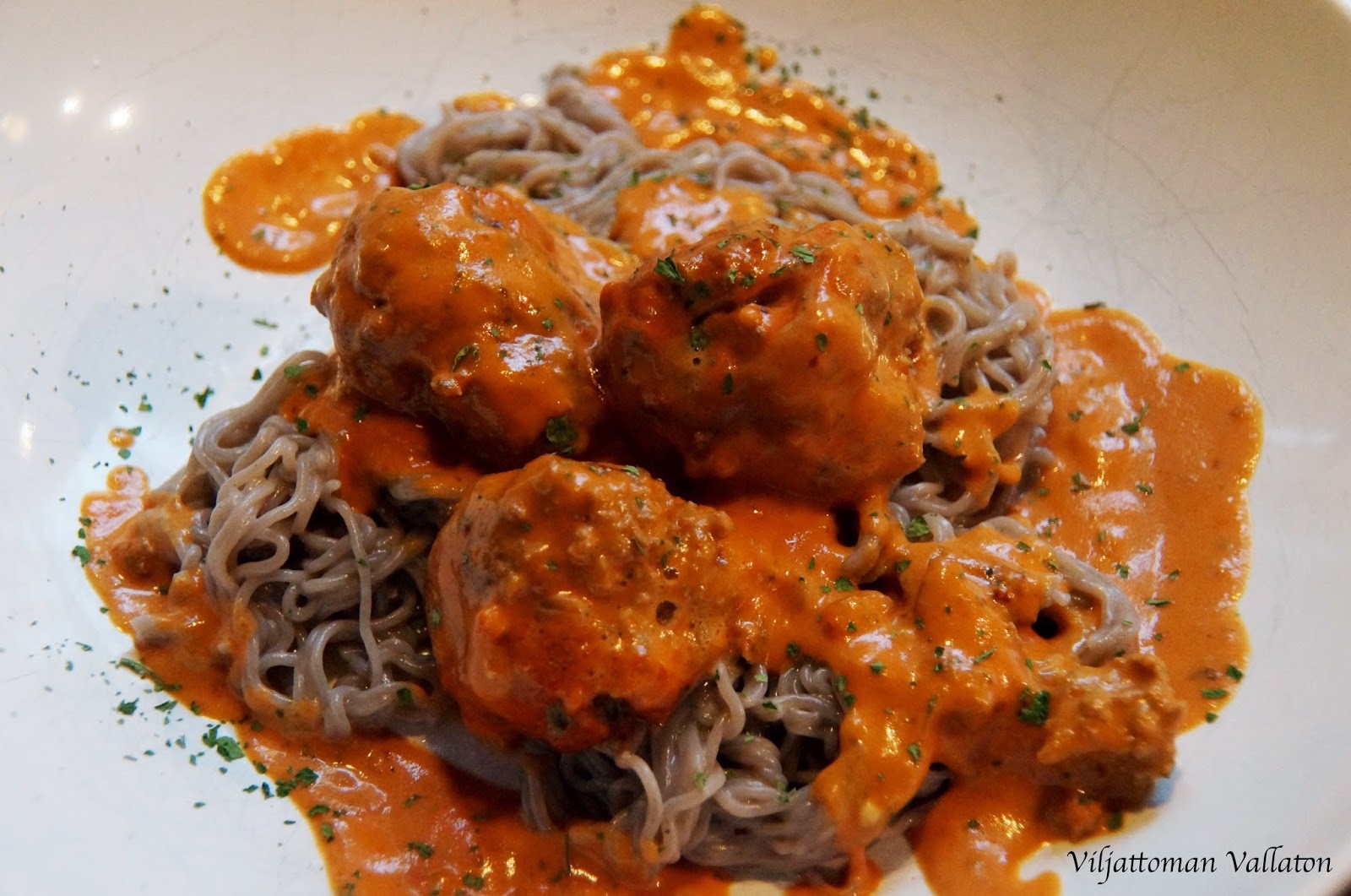 Viljattoman Vallaton: Hirvipyörykät ja Tattari Ramen-nuudelit