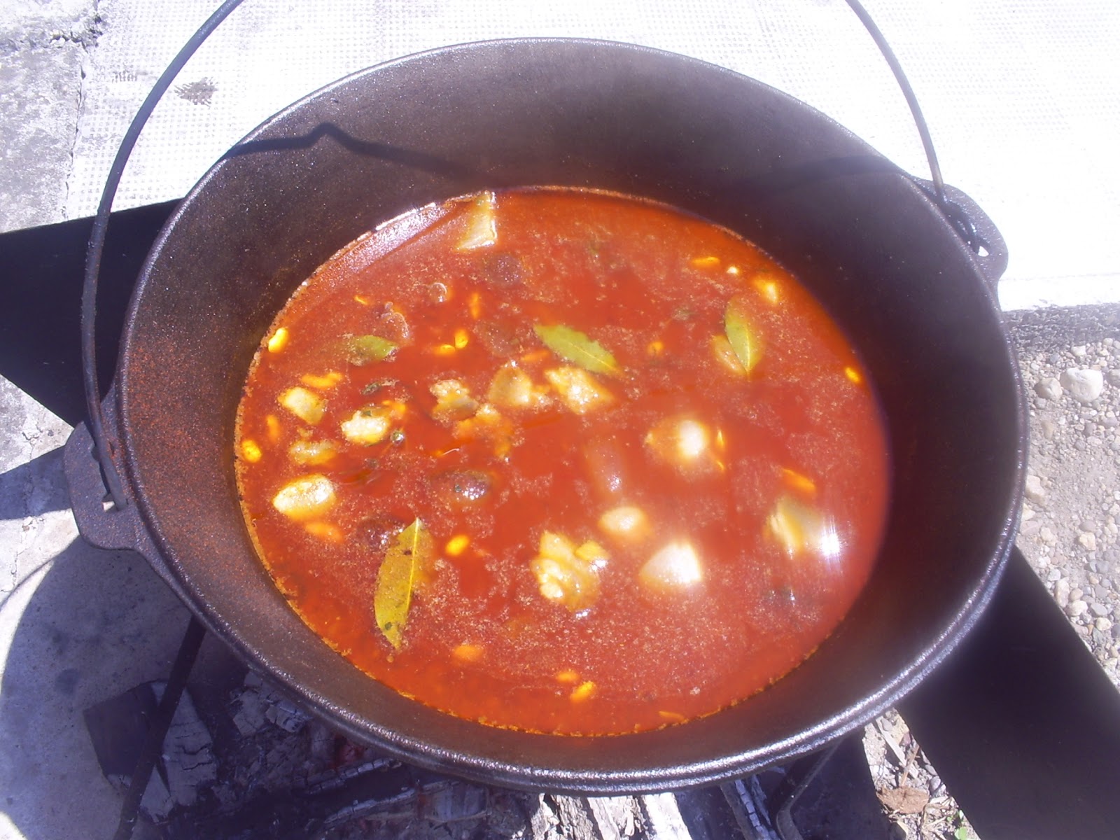 Retete cu margareta cismasiu: Gulas de miel la ceaun