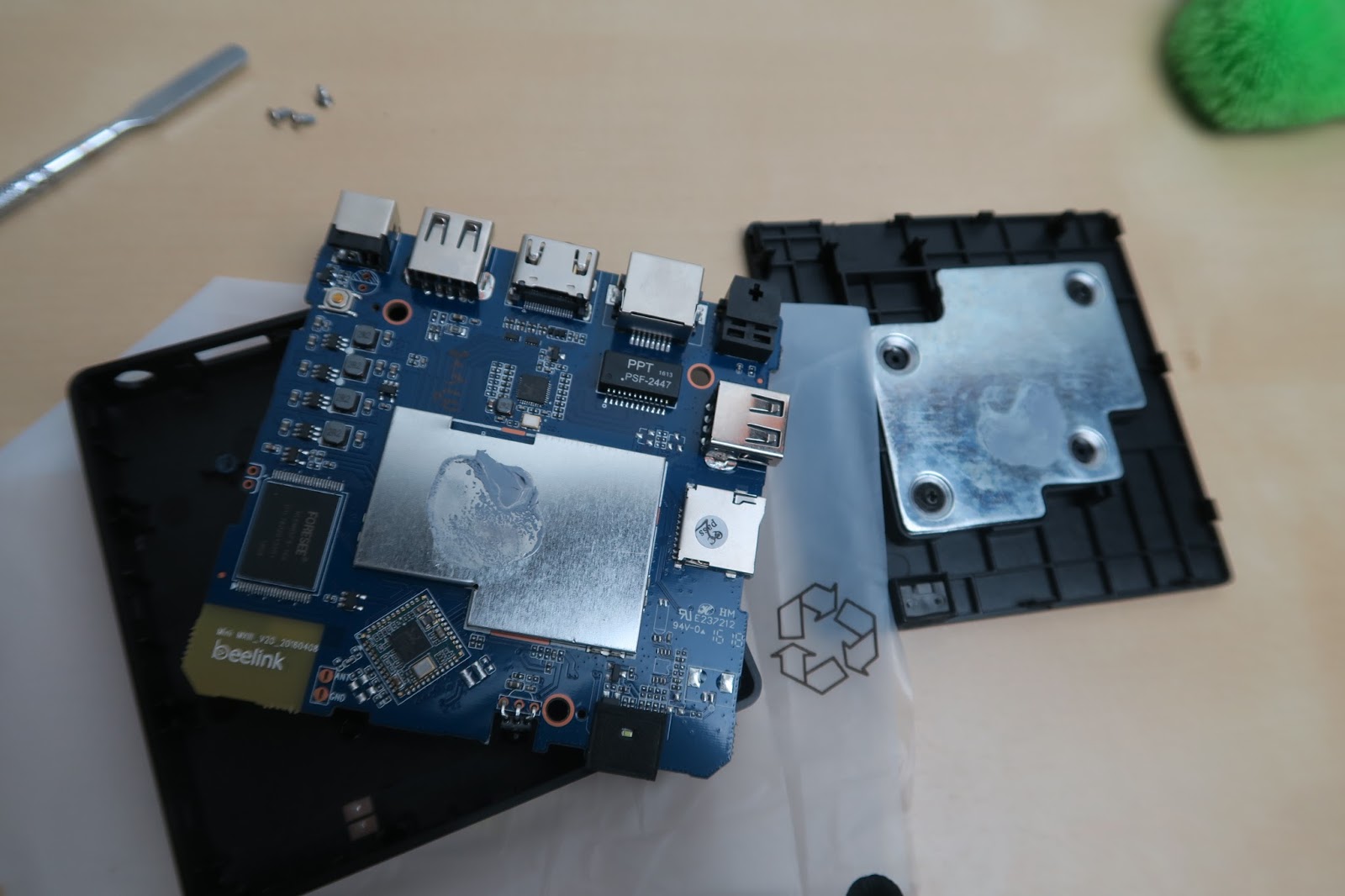 A Minha Casa Digital: Unboxing e Teardown: Beelink miniMXIII (Amlogic ...