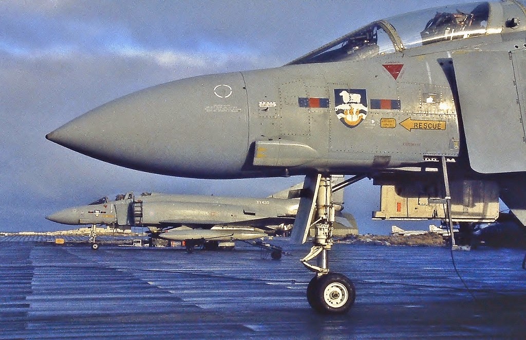 Jet & Prop by FalkeEins: British Phantoms - F-4 Phantom II in RAF & FAA ...