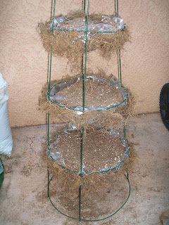 Frugal Garden Girl: The "Invisible" Planter